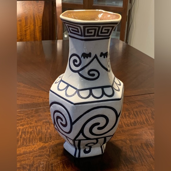 Accents | Native American Crackle Glaze Porcelain Blue White Vase ...
